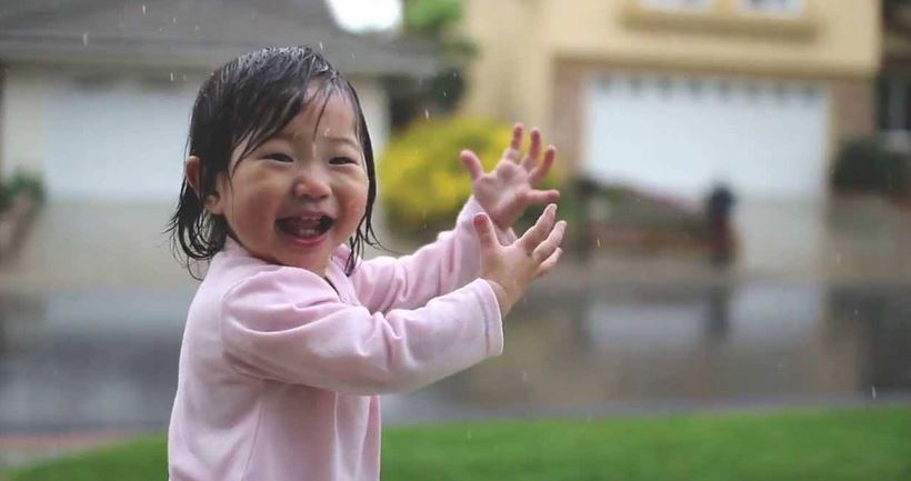 Sweet Baby Experiences Rain for the Very First Time | Reckon Talk