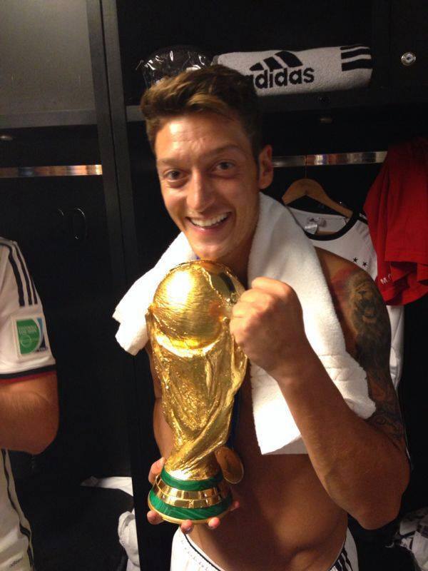 A Men with Golden Heart 'Mesut Ozil' | German Footballer | Reckon Talk