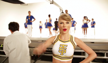 Taylor Swift as a Cheerleader | Reckon Talk