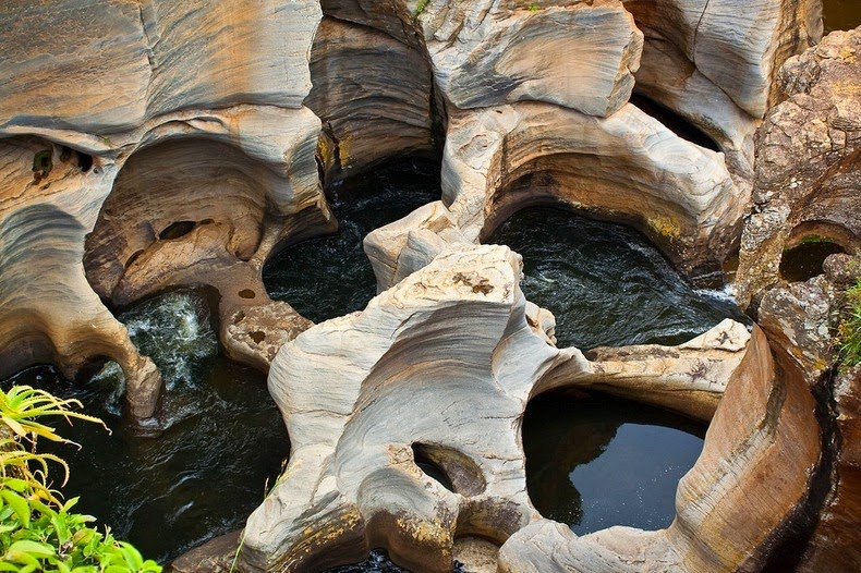 7 Sensational Pictures of Bourke’s Luck Potholes in South Africa ...