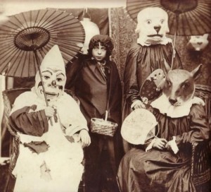 25 Creepiest & Mysterious Vintage Photos ! | Reckon Talk