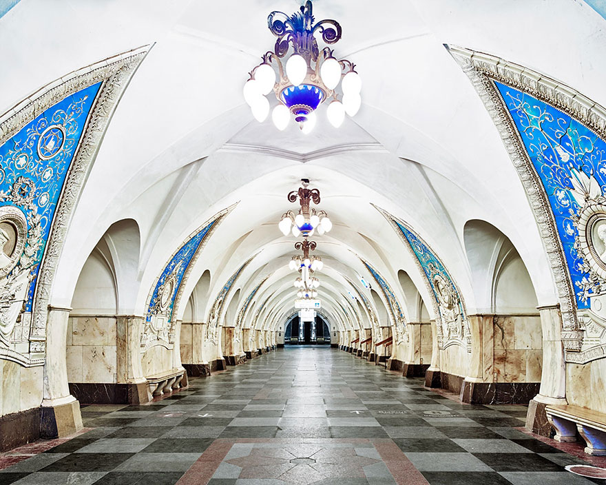 Moscow Metro Station Art - The Most beautiful Subway System In The ...