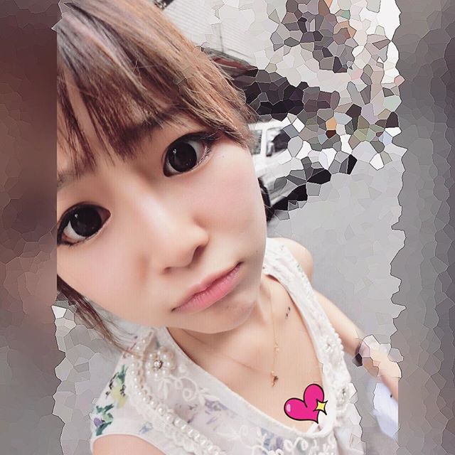 Cutest Taiwanese Waitress "Weiwei" | 16 Viral Instagram Photos McDonald ...