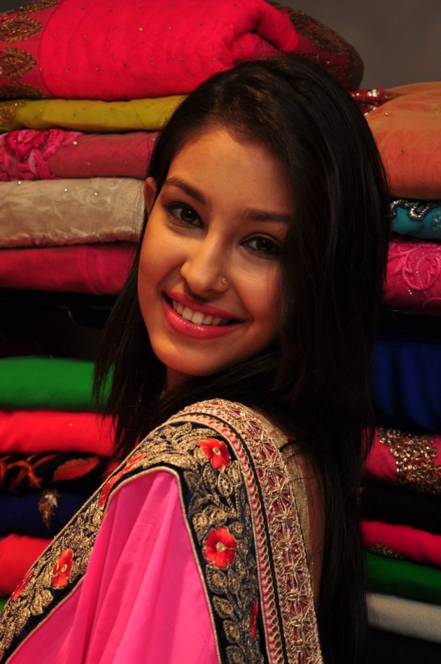 15 Hot And Spicy Photos Of Navneet Kaur Dhillon Loveshhuda Girl