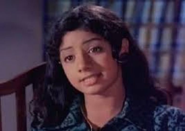 Rare unseen childhood and young age photos of Sridevi | Reckon Talk