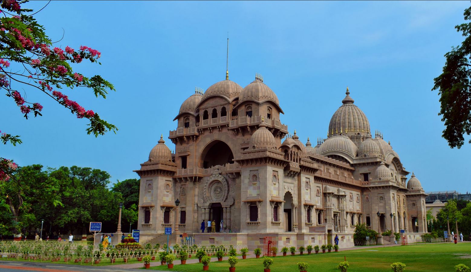 Most Amazing & Beautiful Temple Complexes Famous In The World | Reckon Talk