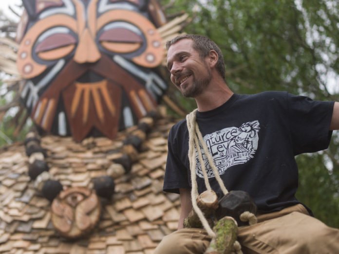 Who is Thomas Dambo? His Giant Wooden Troll Locations, Artwork Photos ...