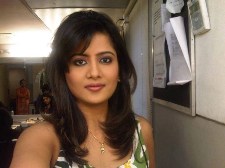 Top 25 Cute, Hot & Sexy Female News Anchors in India | Reckon Talk