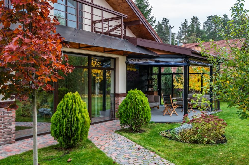 Jetman, The First Ever Human Plane flies over Dubai desert | Reckon Talk