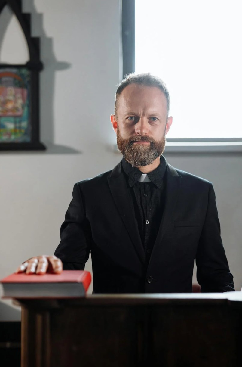 The Significance of Clerical Attire in Modern Worship | Reckon Talk
